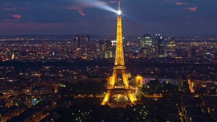 Exploring the Eiffel Tower, the Tallest Building in Paris - Traveldigg.com