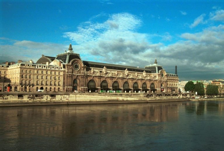 Musée d'Orsay, An Incarnation of A Train Station - Traveldigg.com