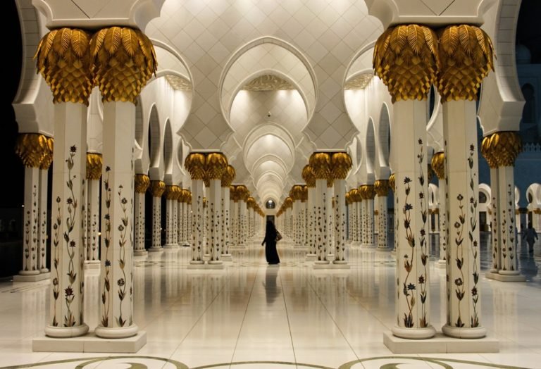 Sheikh Zayed Grand Mosque, The Most Magnificent Mosques in The World ...