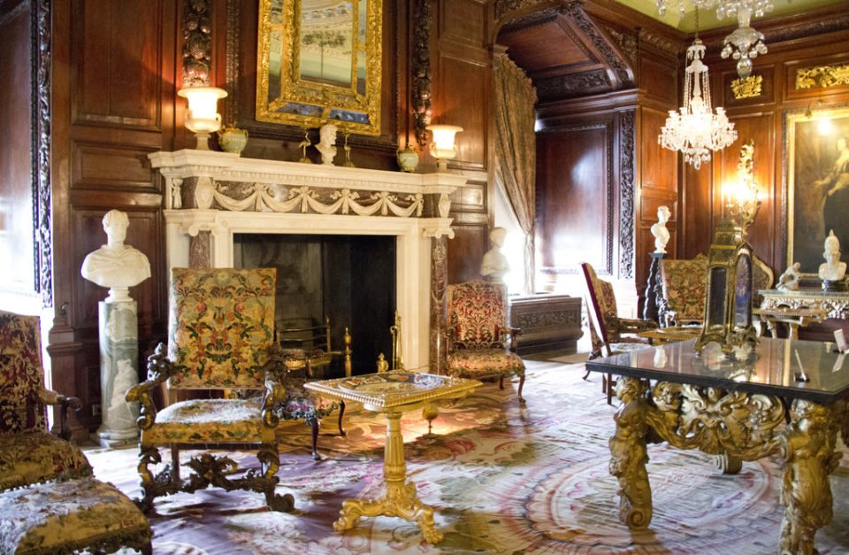 Warwick Castle, A Palace with Medieval Architectural Style - Traveldigg.com